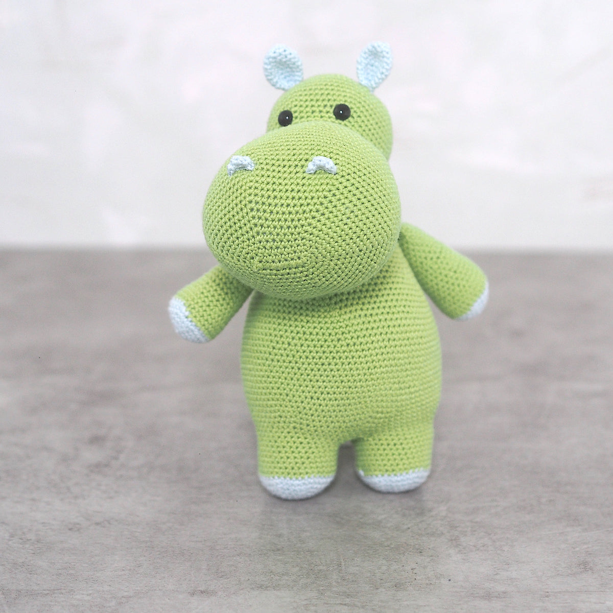 Flodhest - grøn (bamse) – RikkeLyngholm